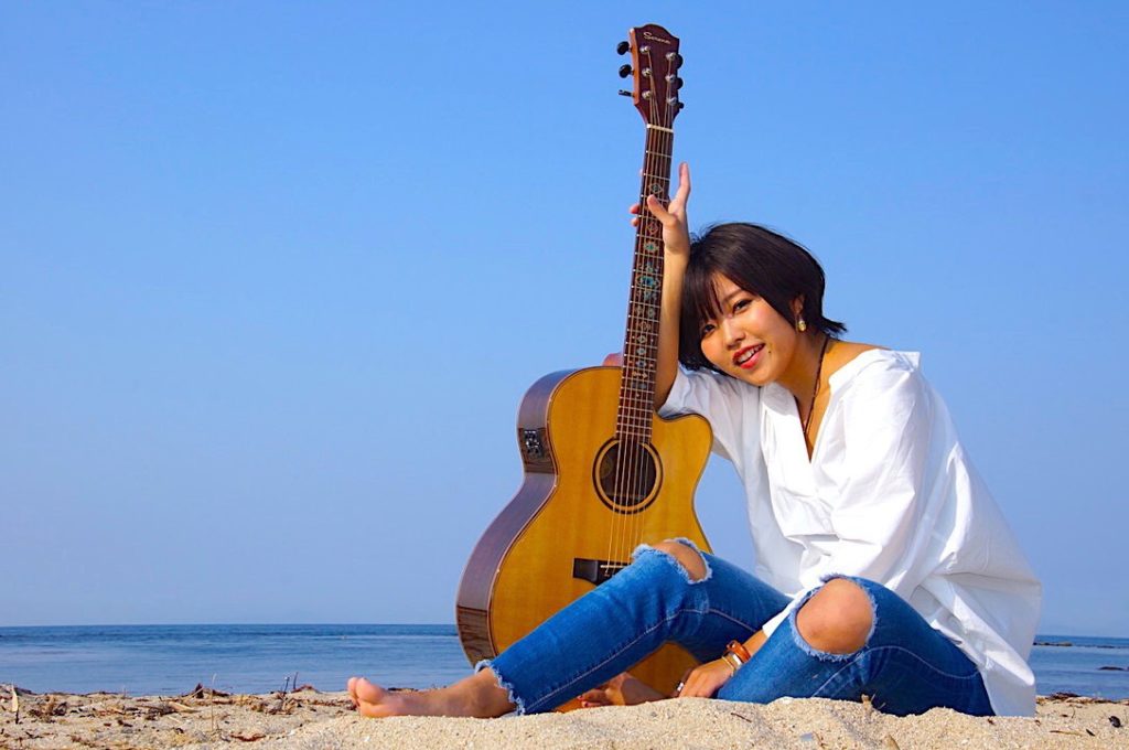 路上ライブで話題のシンガーソングライター・Saky（サキ）、1stミニアルバム『Yonna- Yonna-』をリリース | Sam's Up