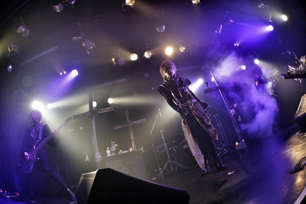 身ごもったマリアから、Davidの身体を借りて生まれしキリスト。彼が現世に残した言霊とは…。 | Sam's Up